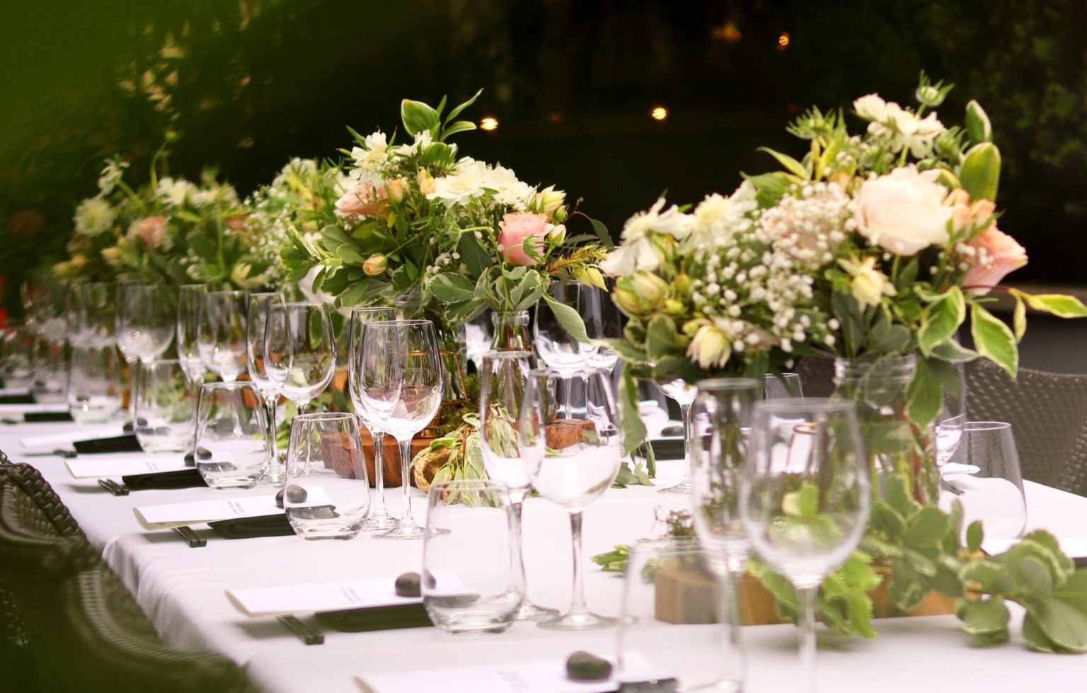 Flower decoration tips for events - Provocateur Roses